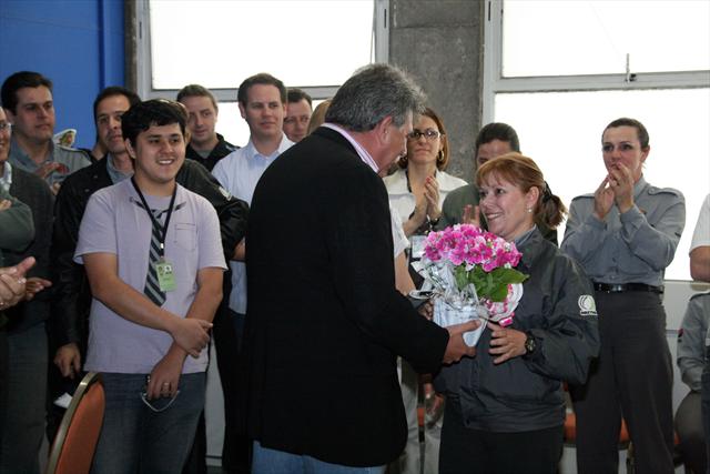 Mais antiga agente de trânsito de Curitiba recebe homenagem ...