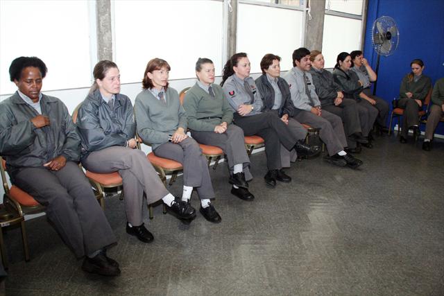 Mais antiga agente de trânsito de Curitiba recebe homenagem ...