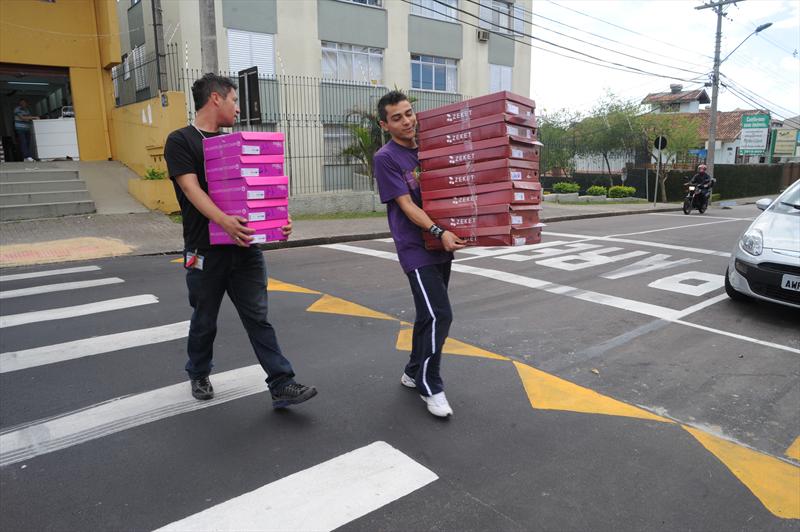 Travessia elevada garante segurança para pedestres da Rua Teffé ...