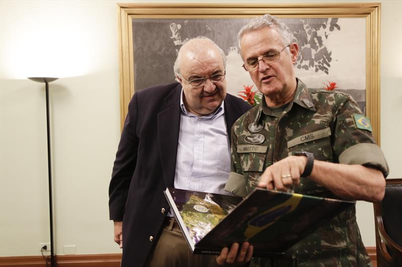 Prefeito recebe o novo comandante do Comando Militar Sul - Prefeitura ...