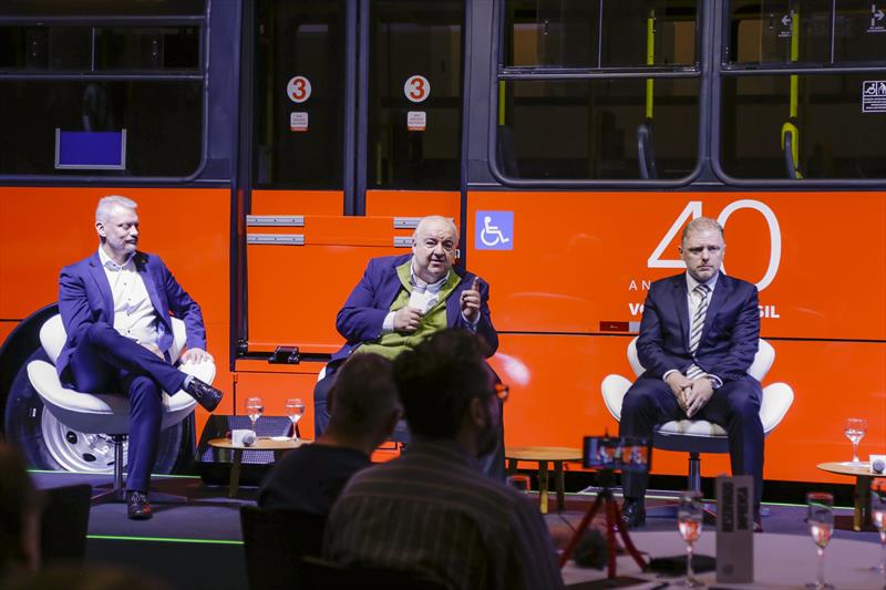 Volvo celebra 40 anos de chegada à CIC e parceria com a cidade ...
