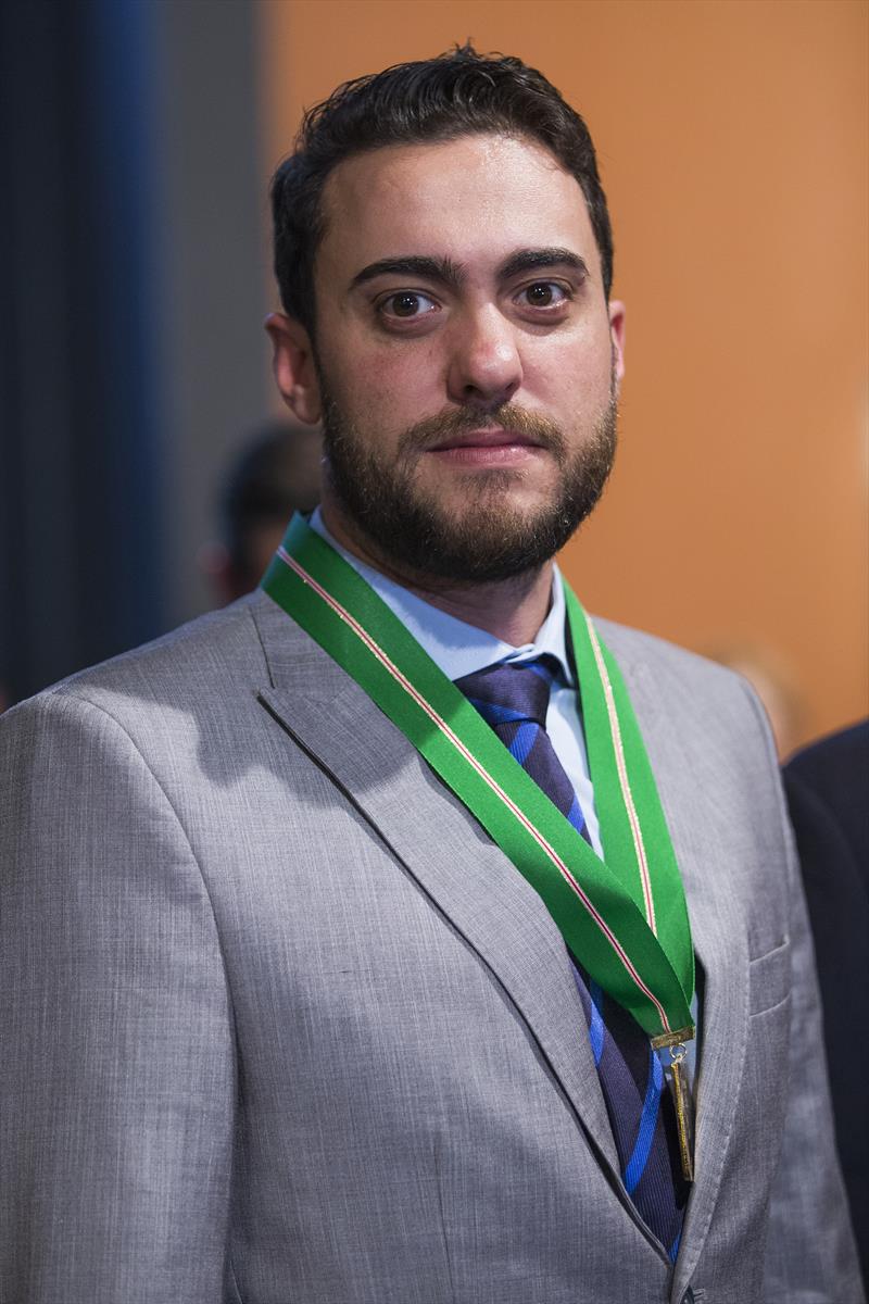 Conheça os condecorados com a Ordem da Luz dos Pinhais este ano ...