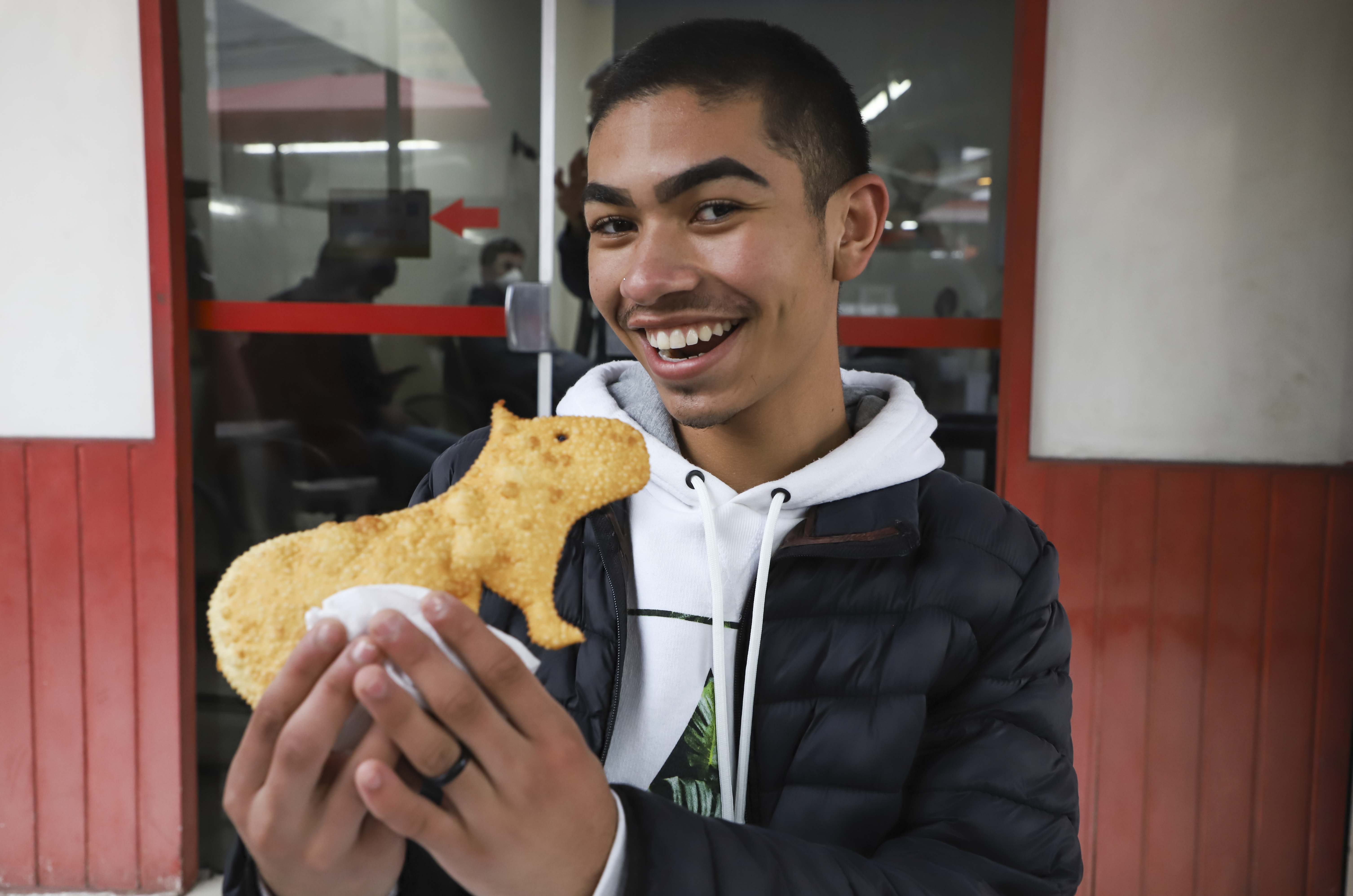 Depois do pastel, feirantes criam coxinha em formato de capivara ...