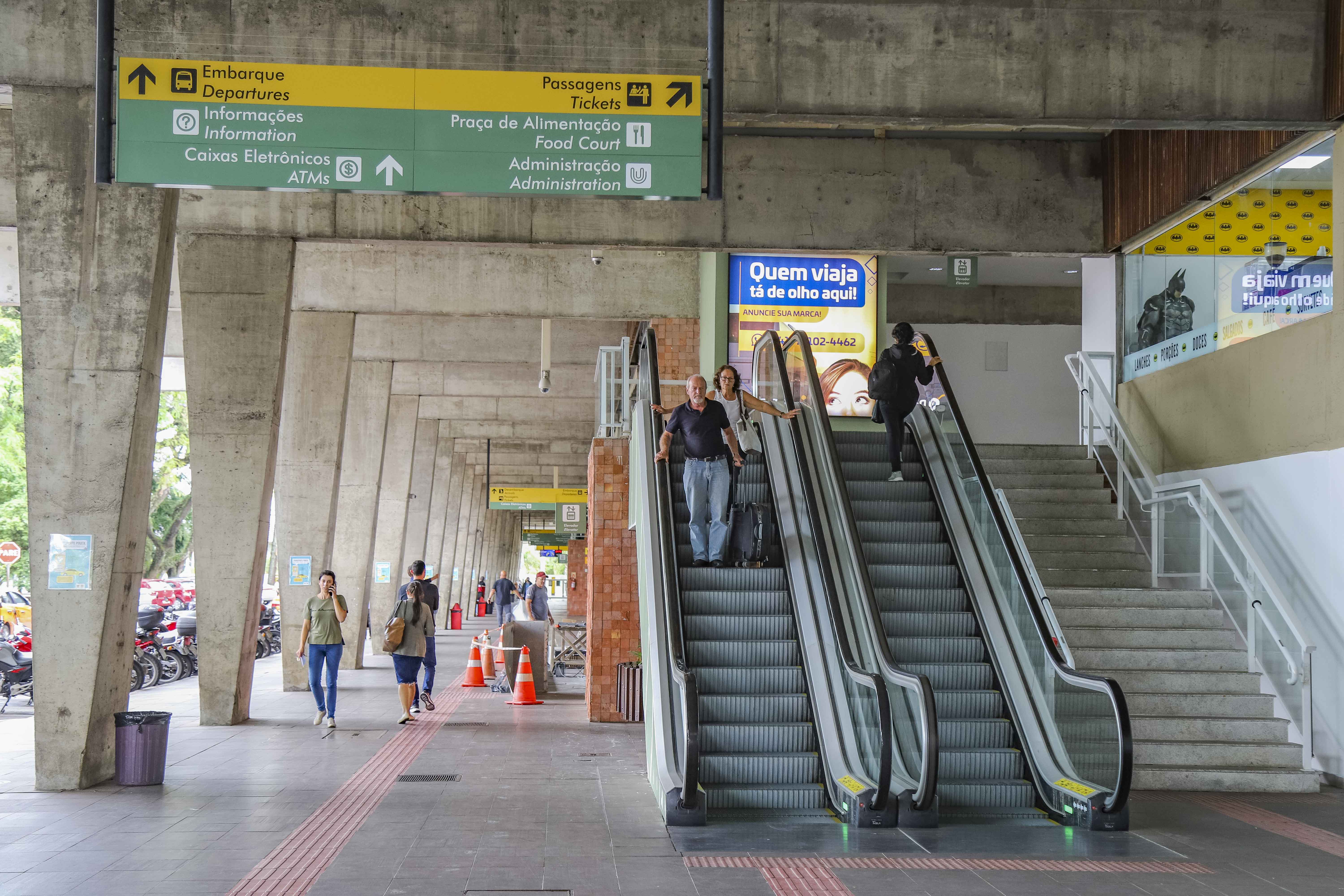 Rodoviária de Curitiba: 50 anos de chegadas, partidas e muitas ...