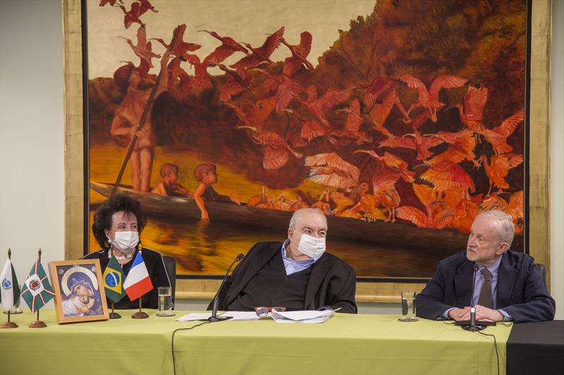 Arquiteto francês responsável pelo restauro da Notre-Dame dará aula em ...