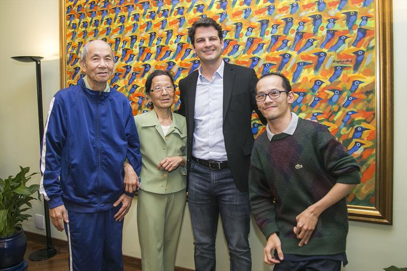 Pimentel homenageia casal referência para servidores da Prefeitura ...