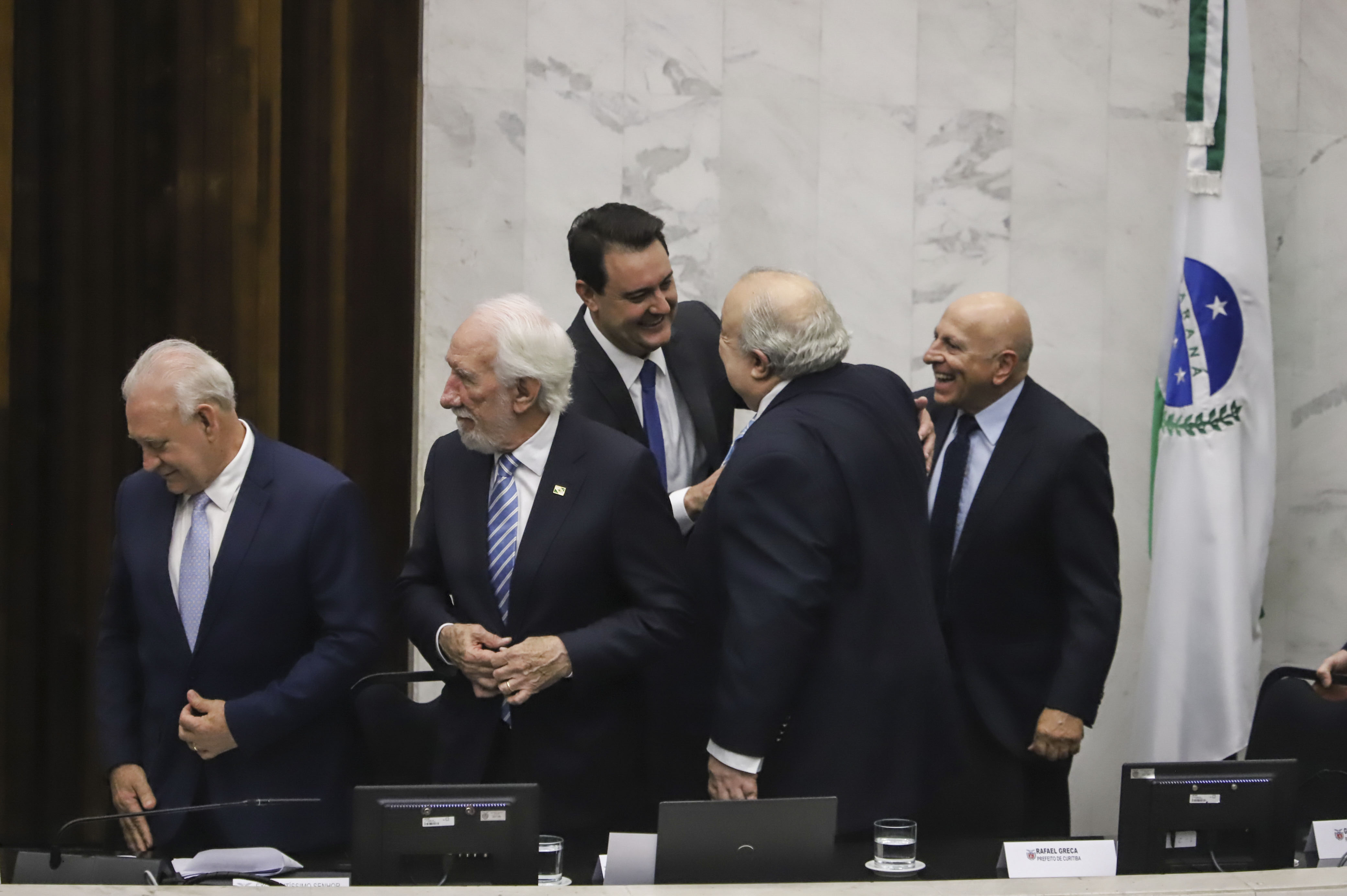 Greca representa prefeitos de todo o Paraná na posse de Ratinho Júnior ...