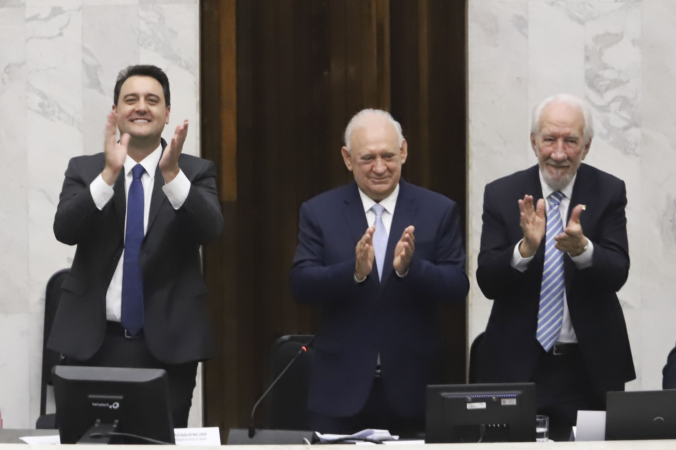 Greca representa prefeitos de todo o Paraná na posse de Ratinho Júnior ...