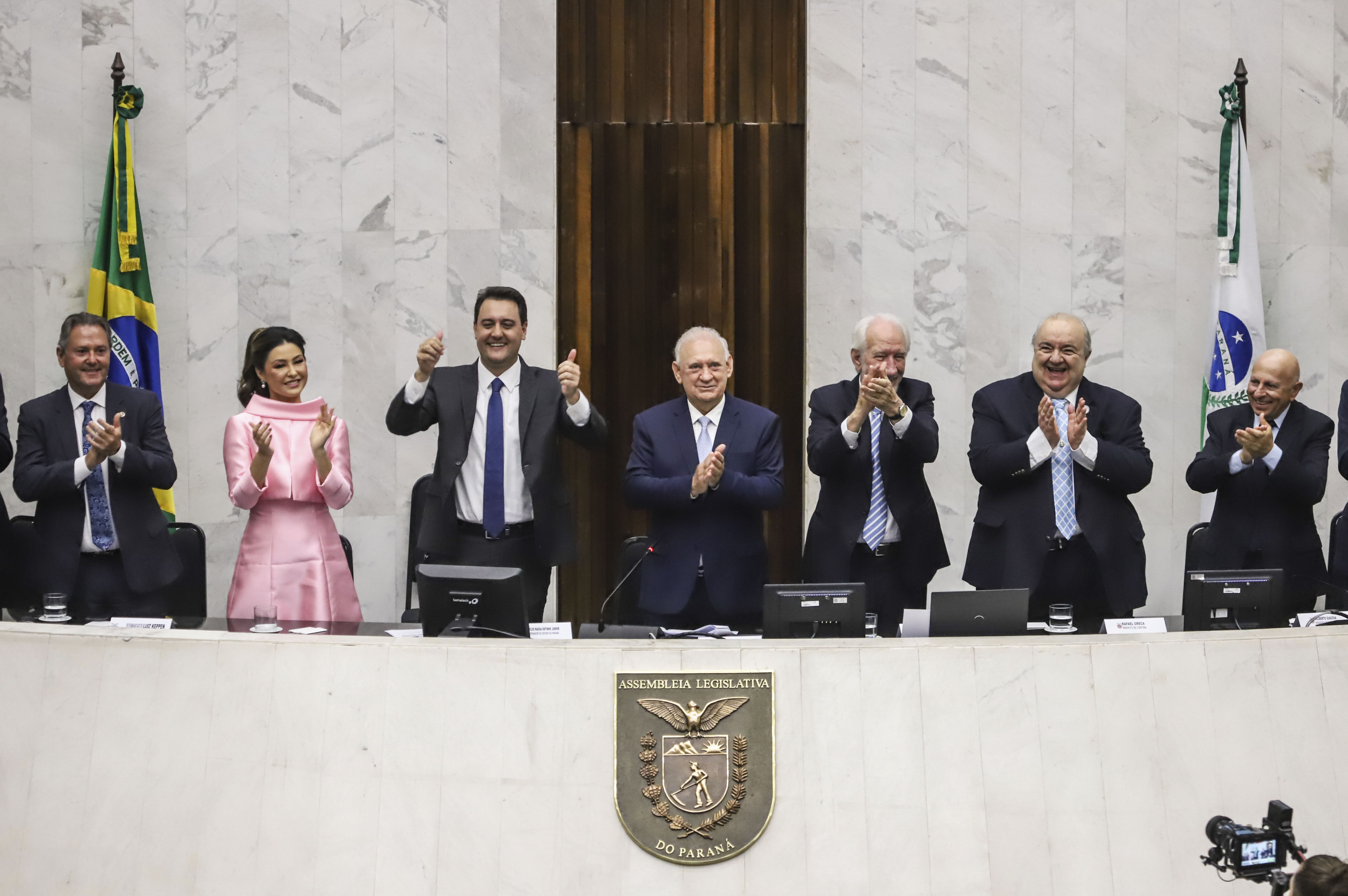 Greca representa prefeitos de todo o Paraná na posse de Ratinho Júnior ...