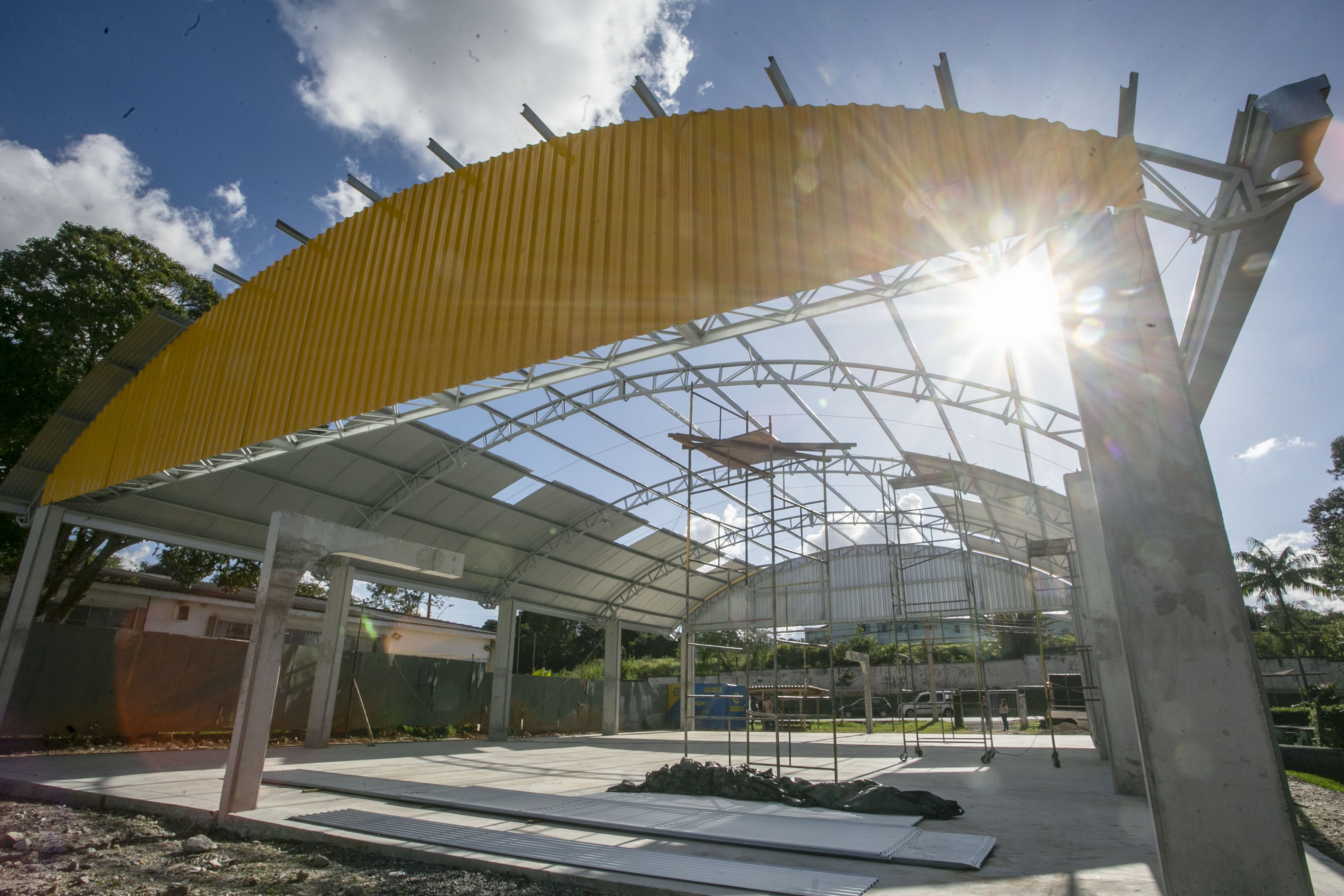 Construção de quadras cobertas em escolas de Curitiba anima professores ...