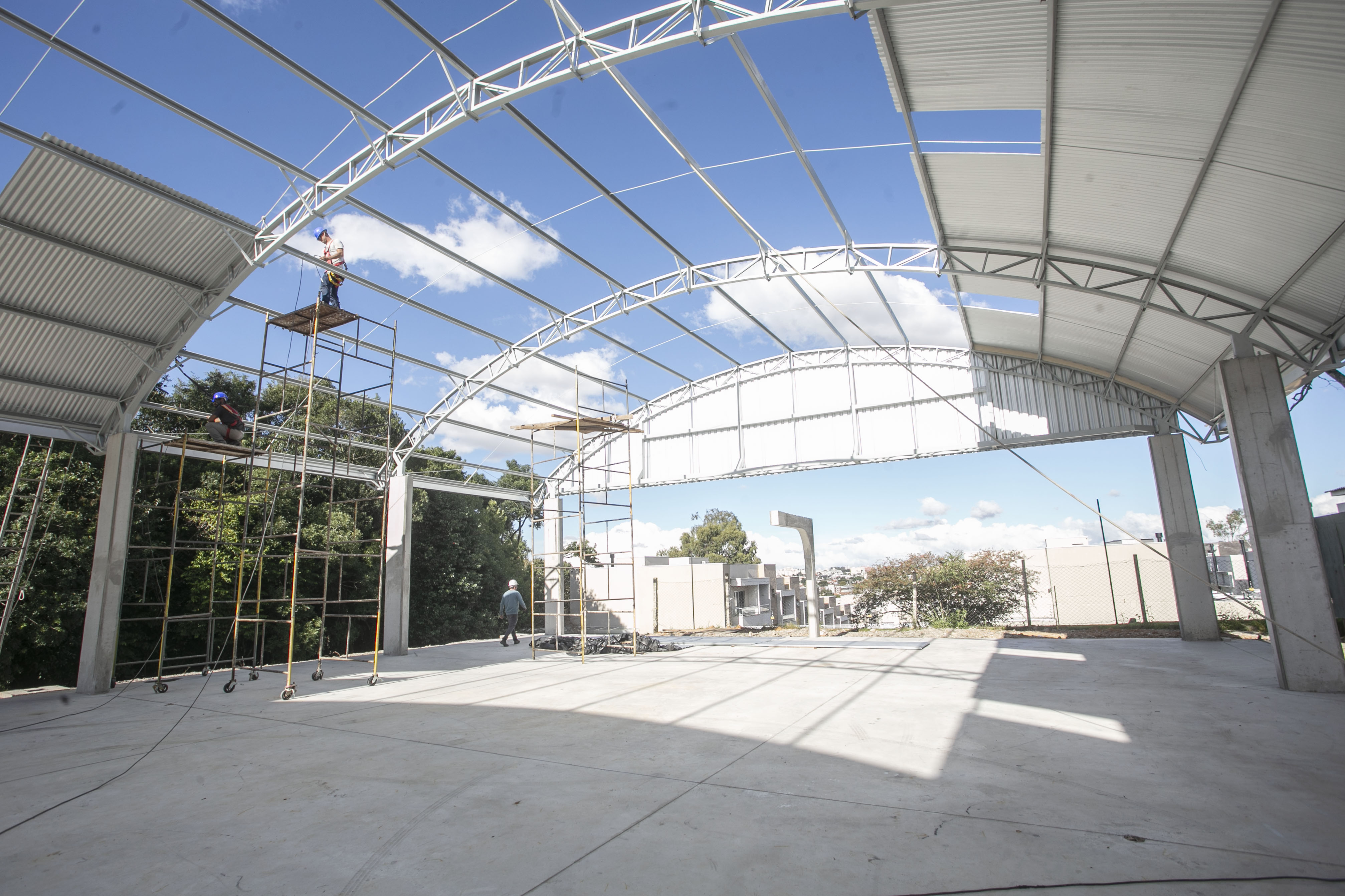 Construção de quadras cobertas em escolas de Curitiba anima professores ...
