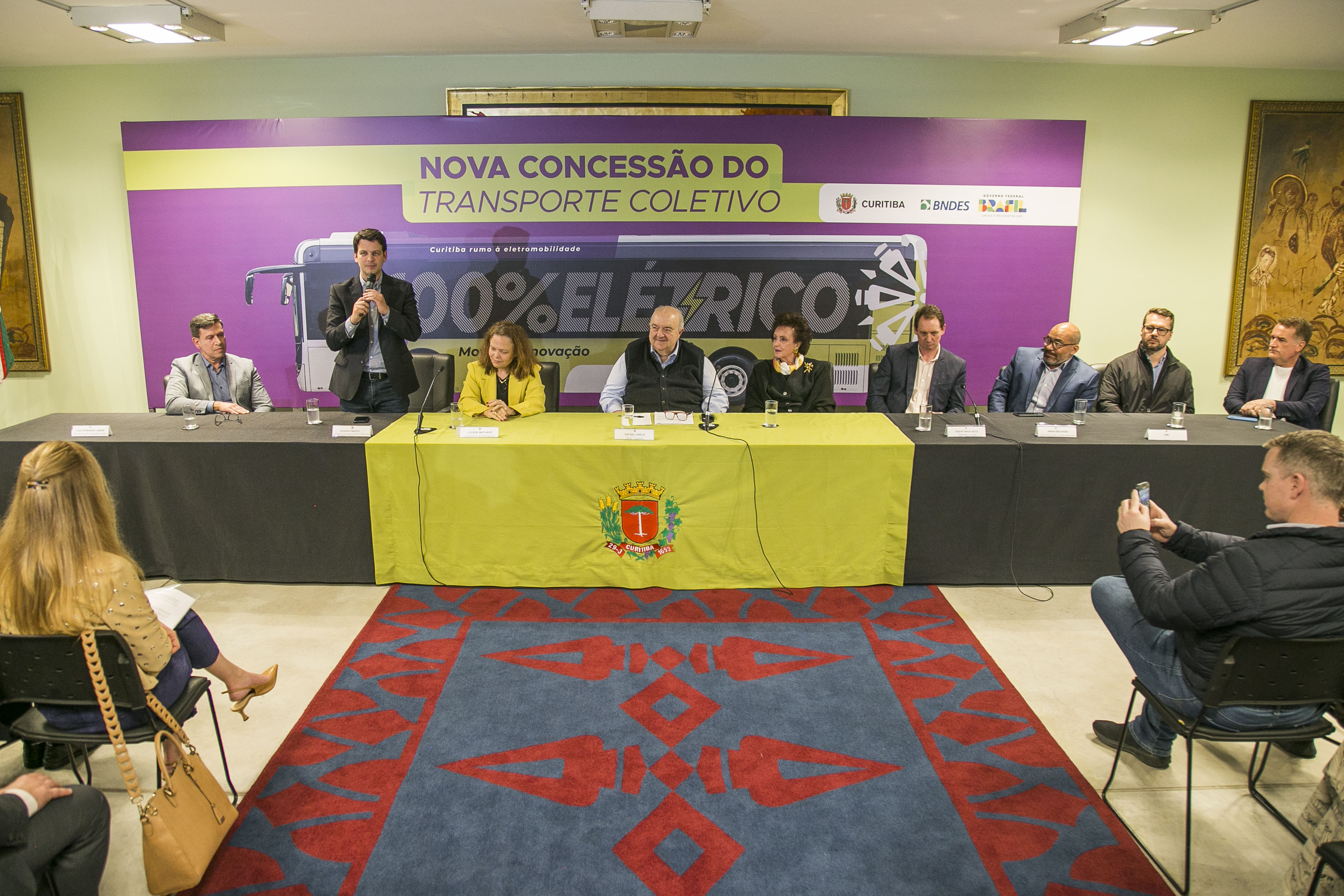 Prefeitura de Curitiba e BNDES assinam contrato para formatação do novo ...