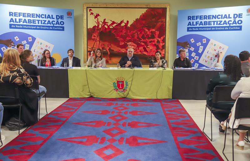 Este material representa o direito de ir além, diz Greca ao lançar ...