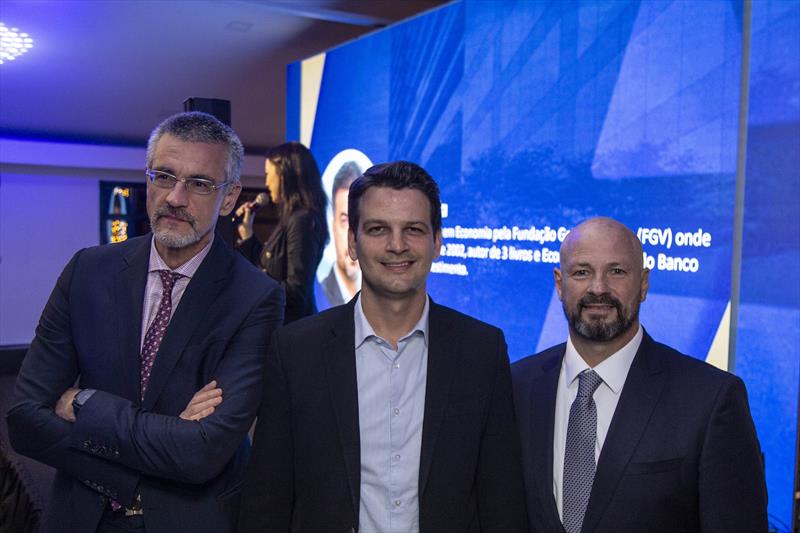 Banco abre escritório em Curitiba para oferta de alternativas de ...