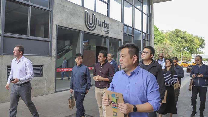 Comitiva da empresa chinesa BYD conhece na prática como funciona o ...