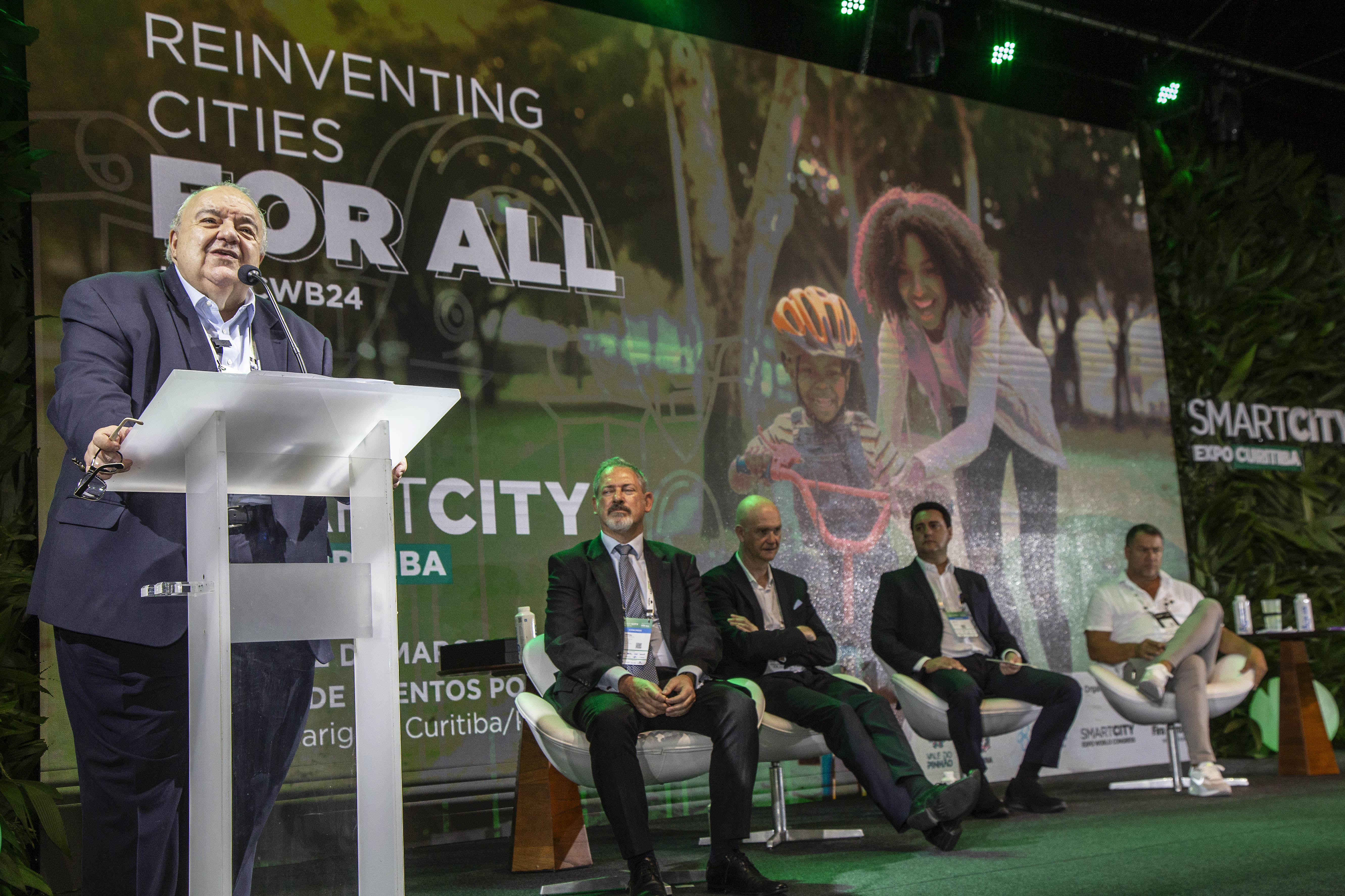 "Curitiba é uma cidade inteligente que tem coração", ressalta Greca ...