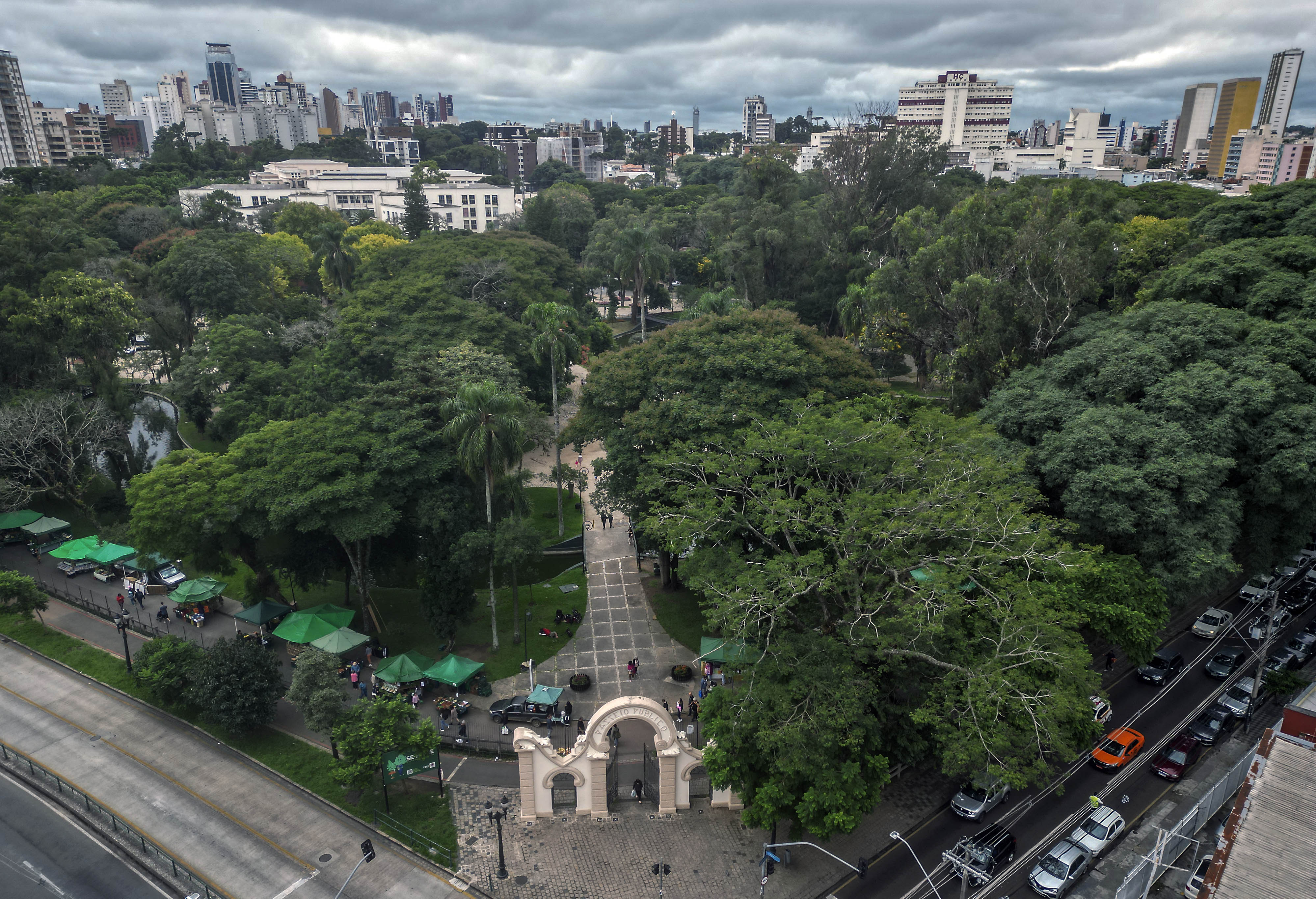 Renovado, Passeio Público chega aos 138 anos como um dos principais ...