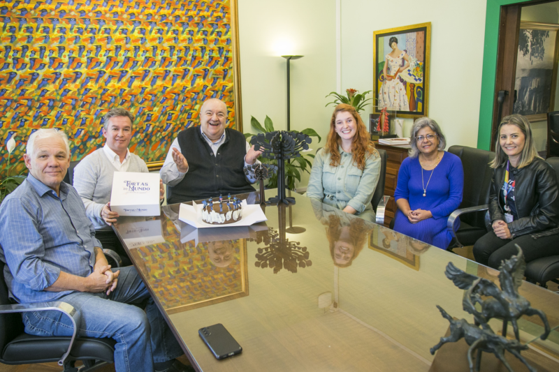 Confeitaria cria torta em homenagem aos 331 anos de Curitiba ...